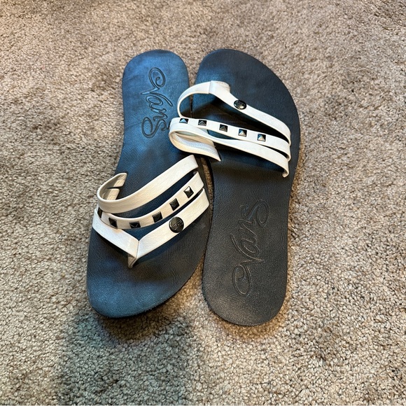 Vans | Shoes | Vans Cambria White And Black Studded Gladiator Flip Flop ...